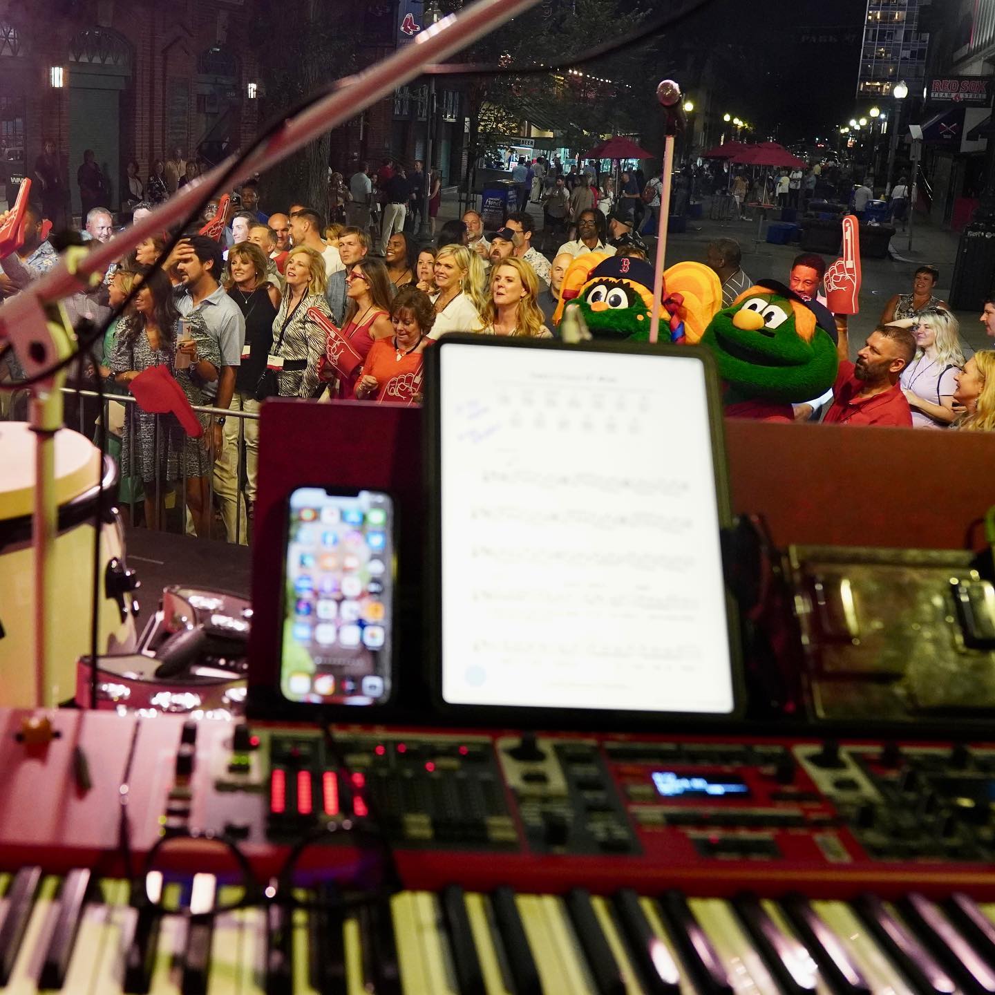 Totally normal crowd - Graham English